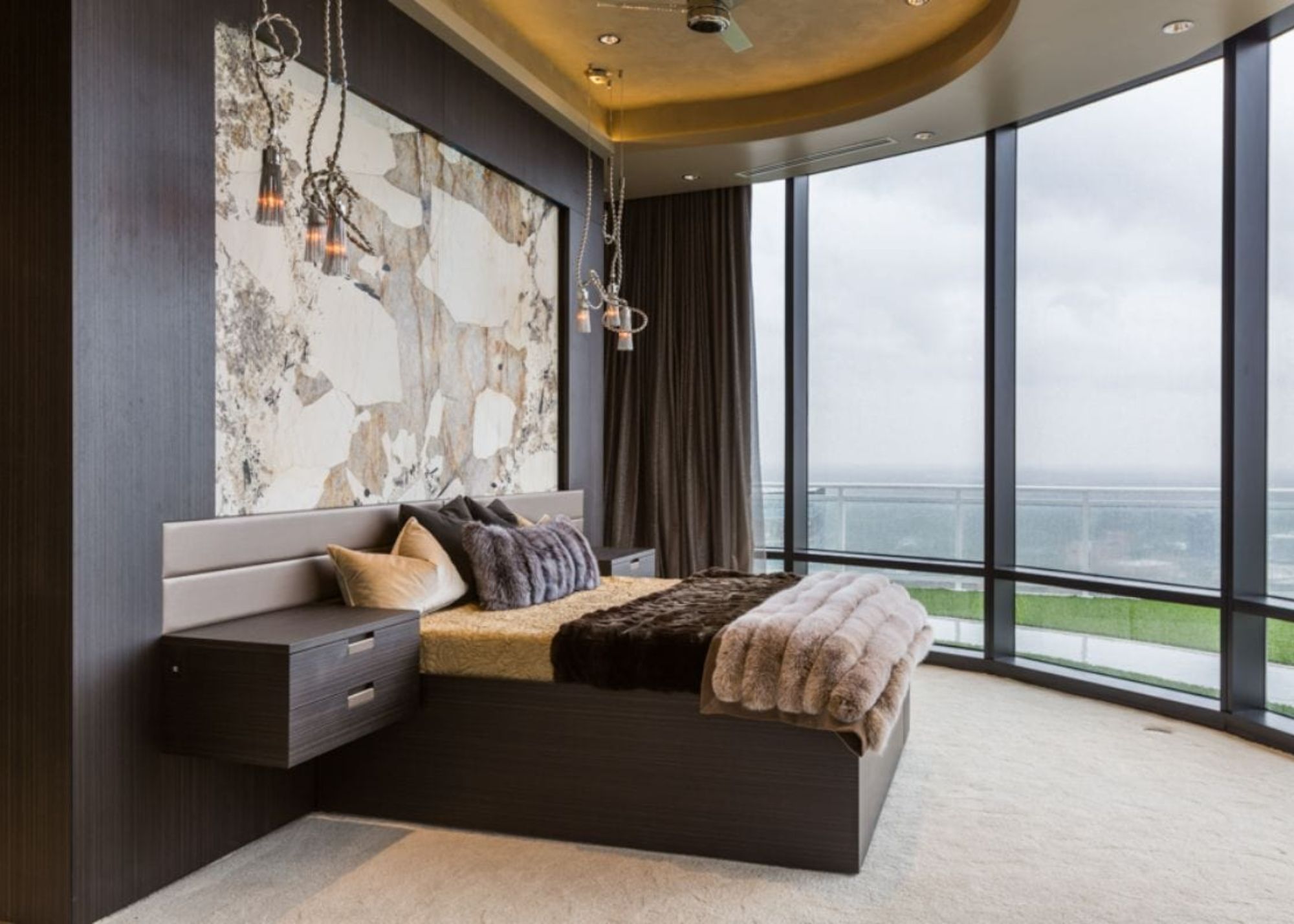 High-Rise Home in Astoria Houston | eggersmann