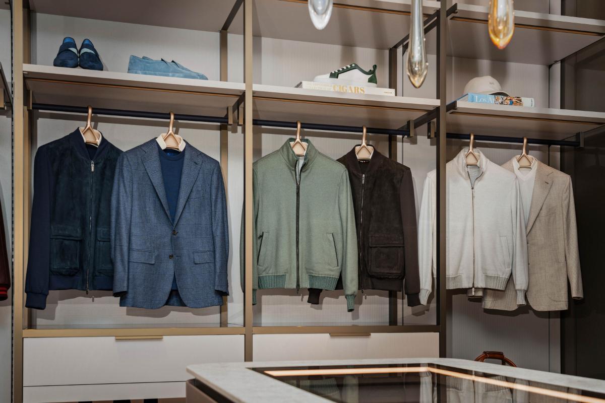 Lou Hansell Luxury Hangers - eggersmann Brand Partner